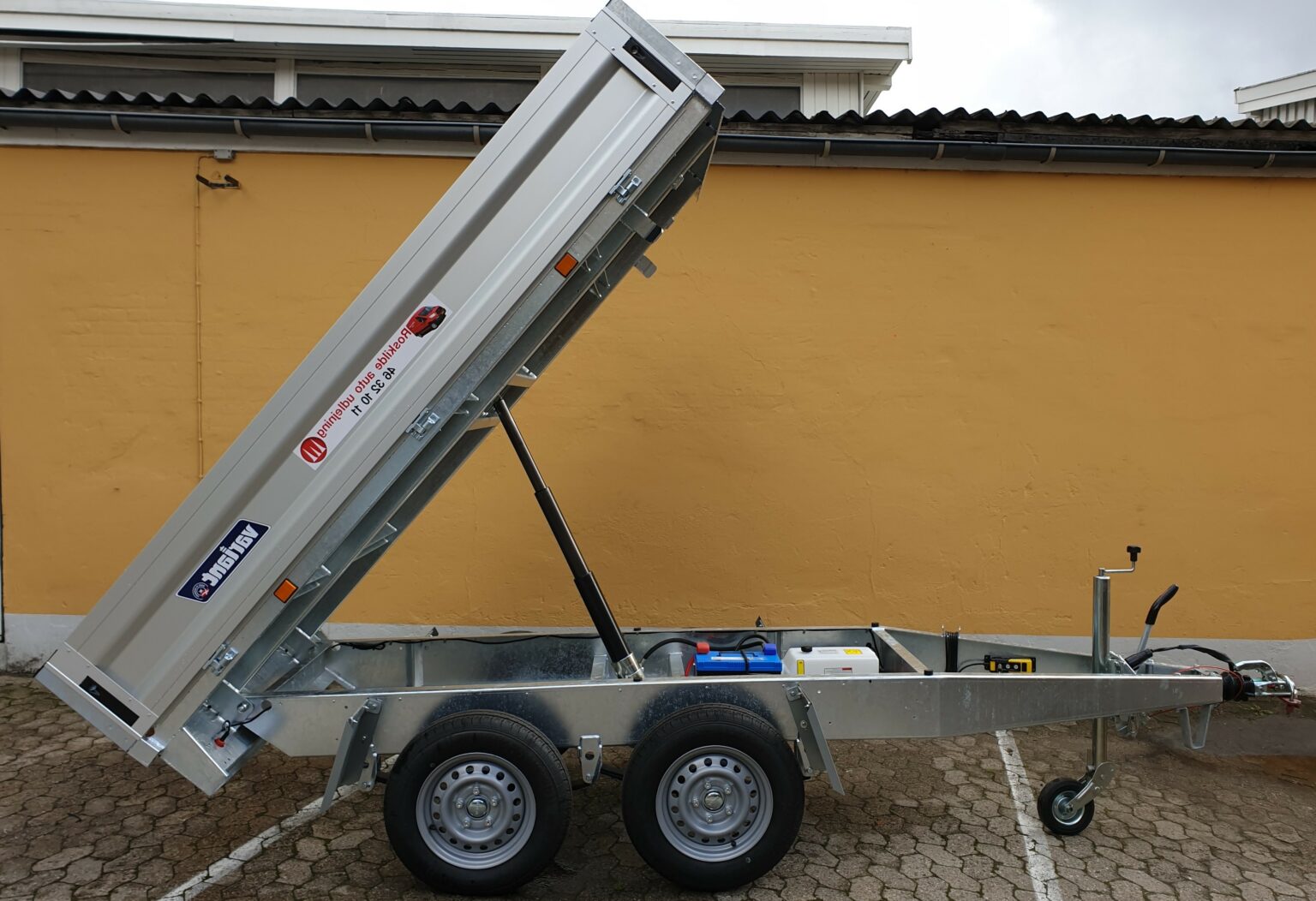 AUTOTRAILER MED SPIL TEMPO 100 - FULD BUND - Roskildeautoudlejning